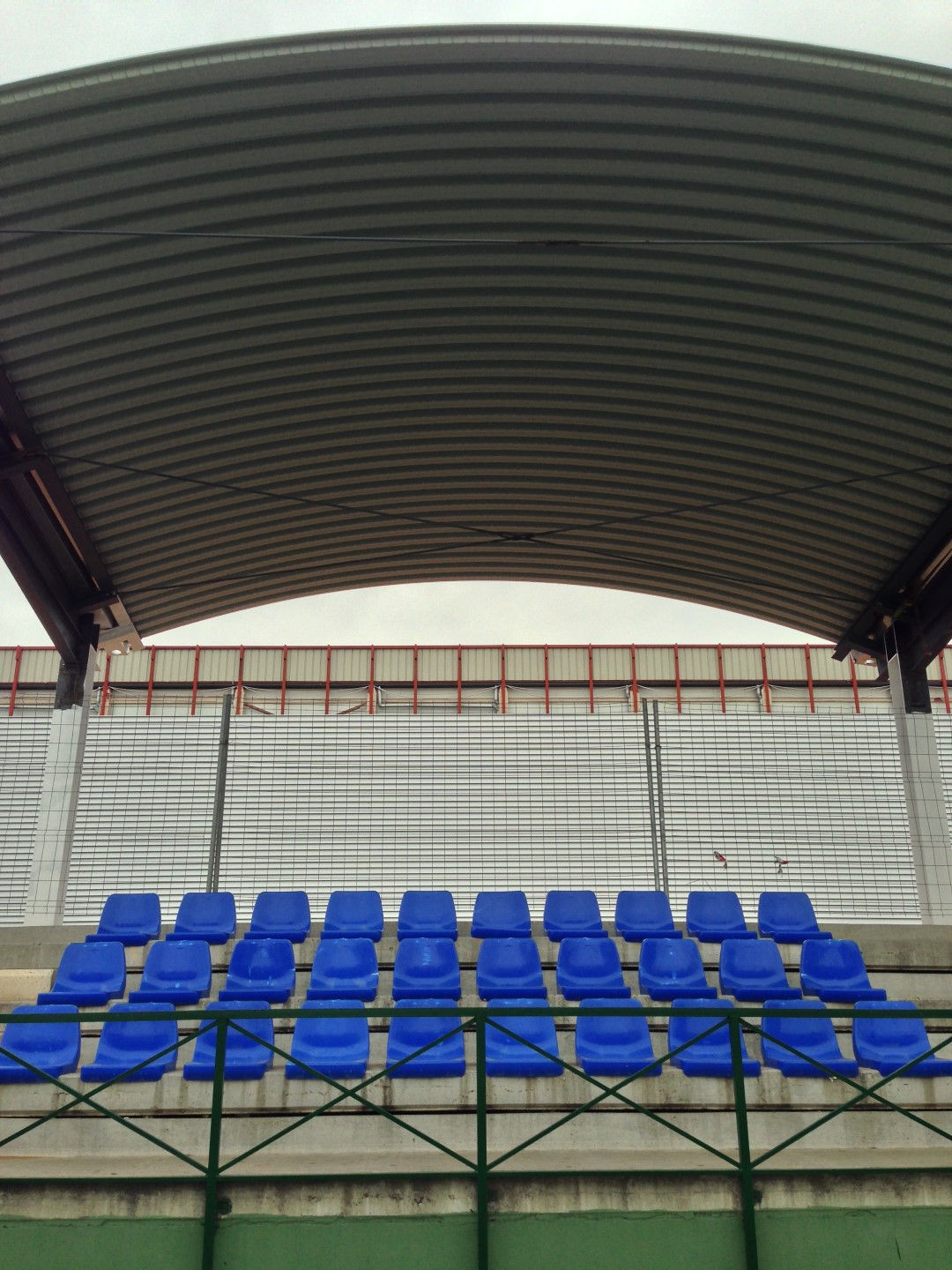 Cubierta curva autoportante como solución para las gradas del estadio ...